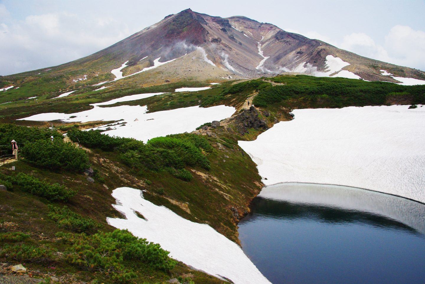 Best places to see the autumn leaves in Japan by month