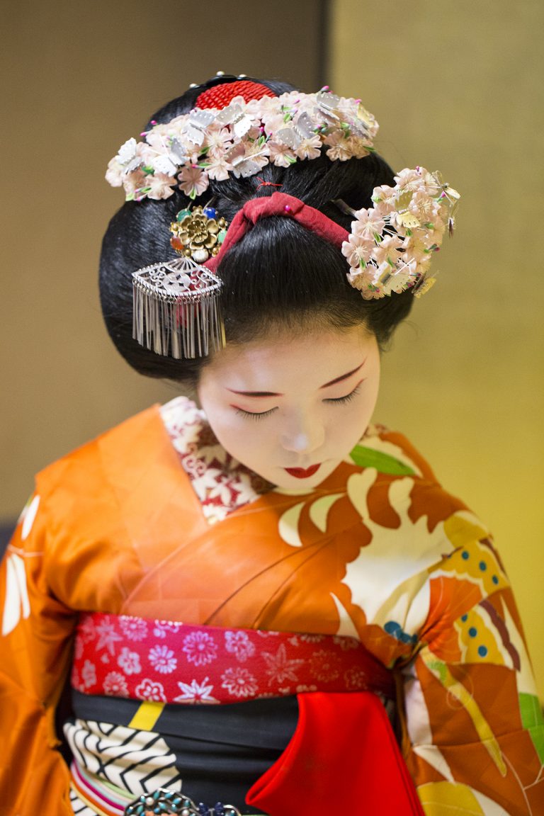 Getting to know a maiko (trainee geisha) | InsideJapan Tours