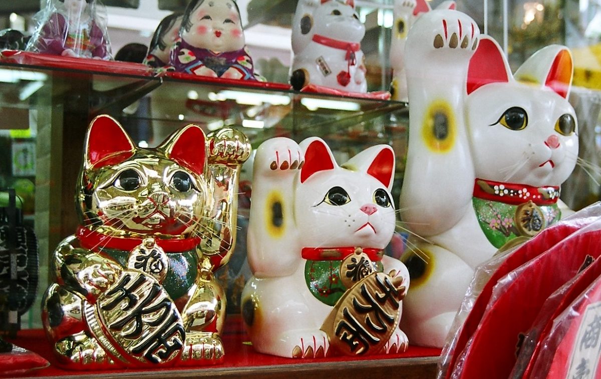 Maneki-Neko: The Mysterious Waving Kitties of Japan | InsideJapan